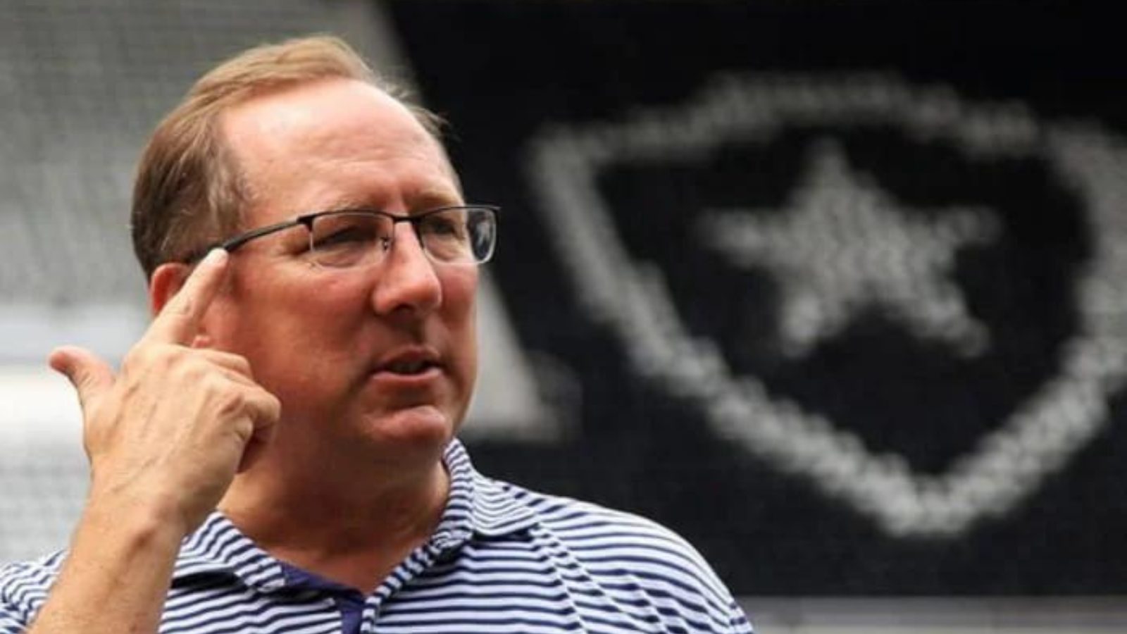 Botafogo mira lateral da Premier League e planeja time forte para 2026 ...